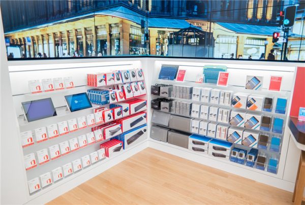 #024 Microsoft Surface Experience Store Interior - Custom Mobile Cell ...